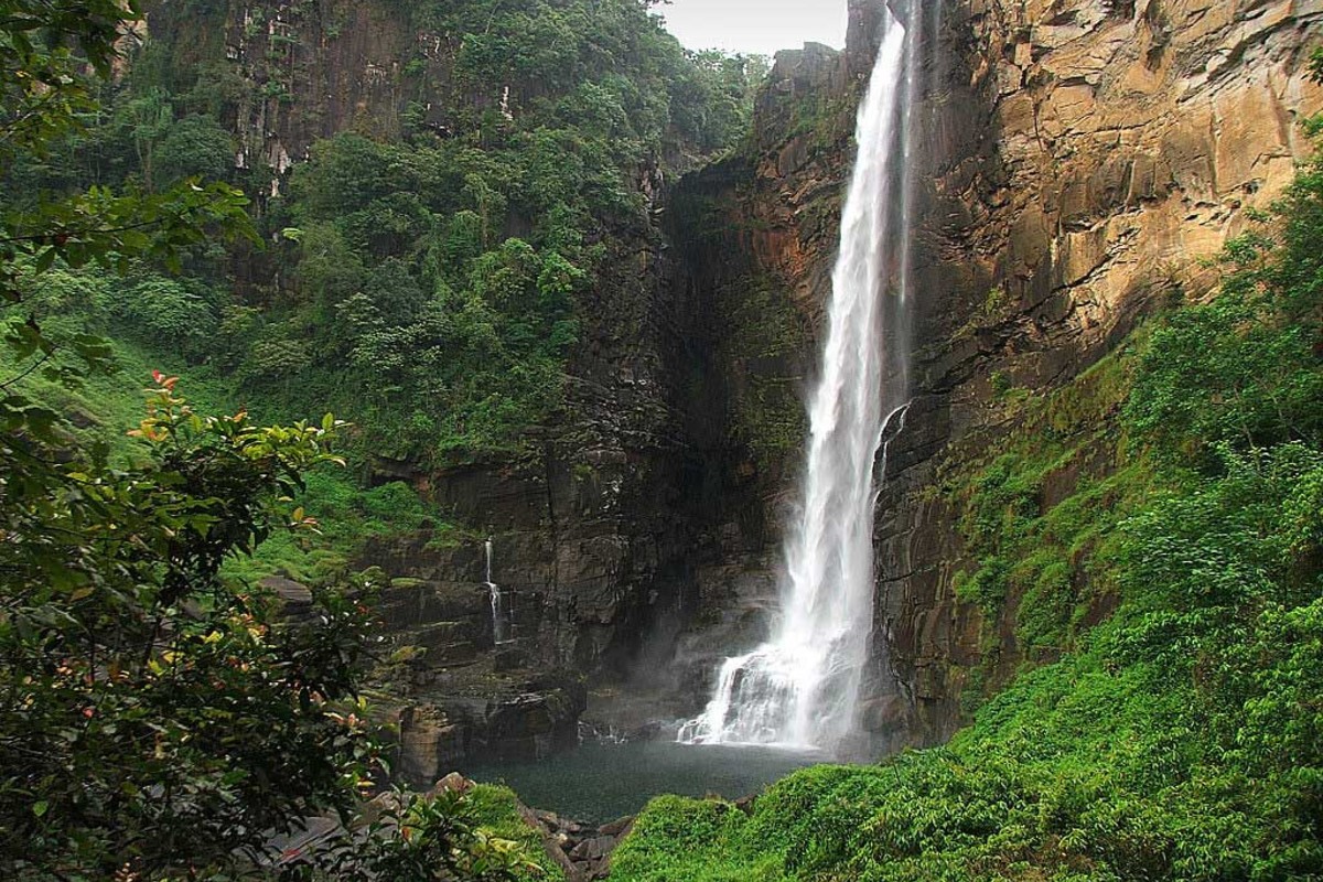 Chasing Sri Lanka’s Waterfalls | srilankanvoyages